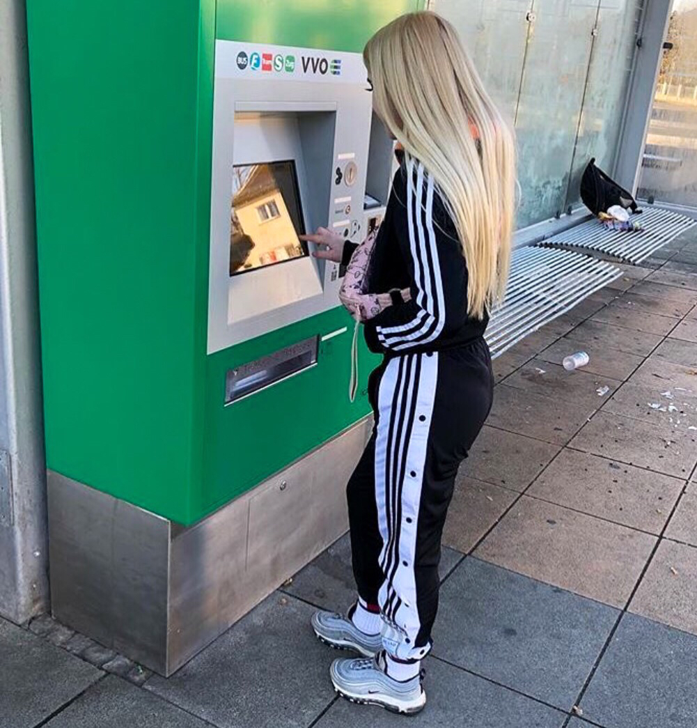 6794C34A-067E-476D-BD1C-EE88214043C8.jpg | Shiny Sports