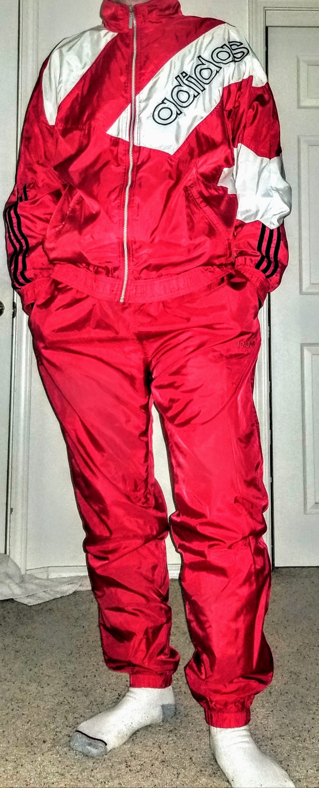 Shiny red | Shiny Sports